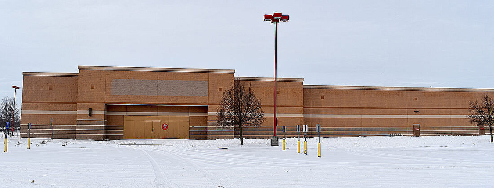 City planners recommend using Target building for warehousing | News ...